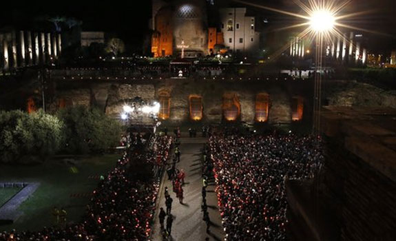 Jalan Salib di Colosseum
