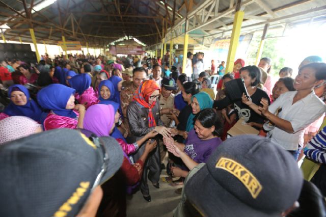 Berebut Salaman