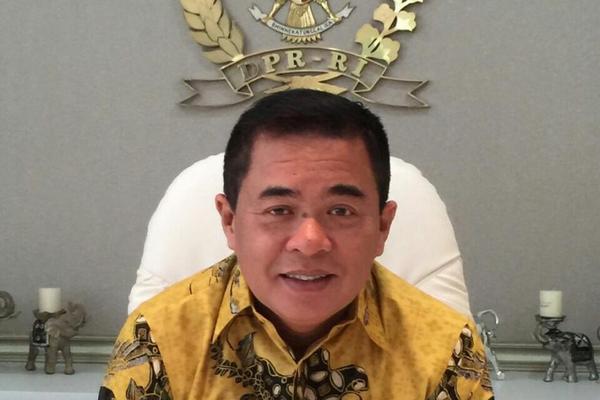 Rencana Pelantikan Akom Masih Dijegal