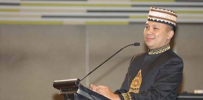 Suasana Haru, Gubernur Ridho Meminta Maaf