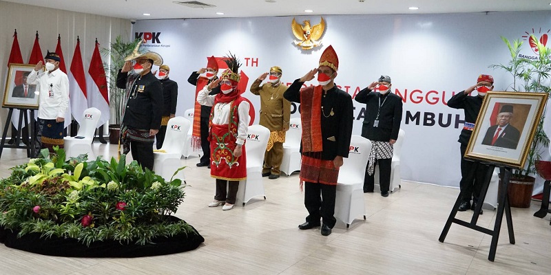 Pakaian Adat Pimpinan KPK di HUT ke-76 RI
