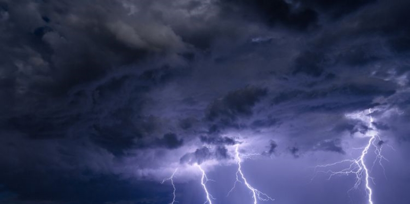 Jaktim dan Jaksel Berpotensi Hujan Disertai Petir pada Sore hingga Malam Hari