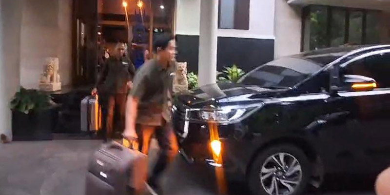 KPK Bawa Dua Koper dari Kantor Hukum yang Didirikan Febri Diansyah