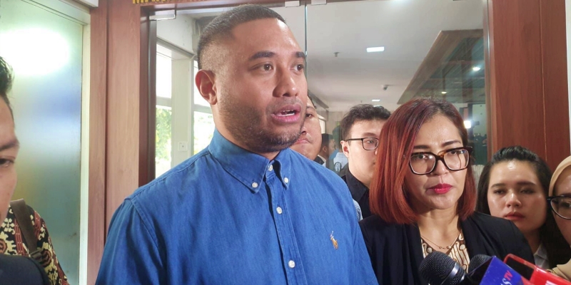 Rayen Pono Laporkan Ahmad Dhani ke MKD